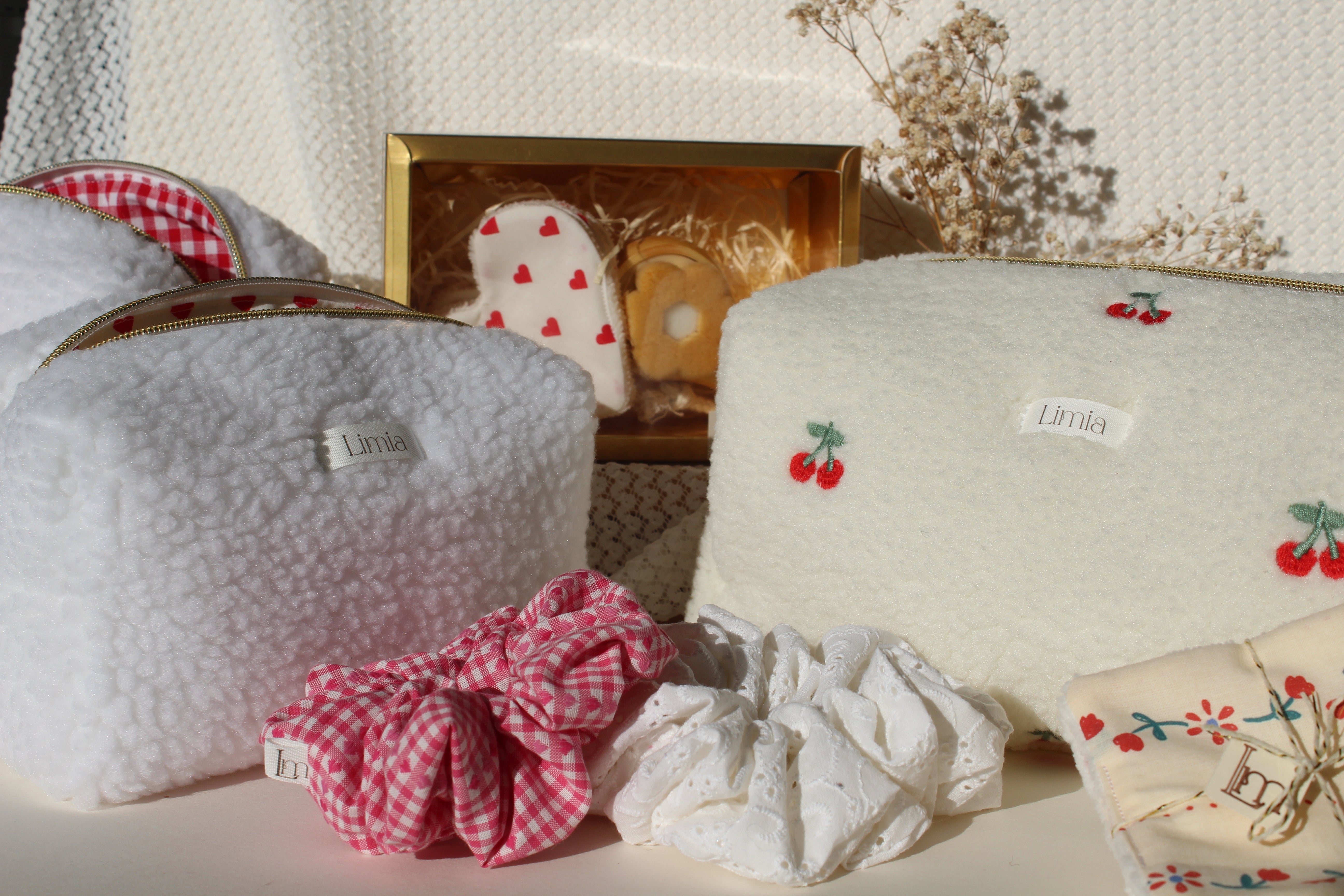 Cherry Love – Limia Collection